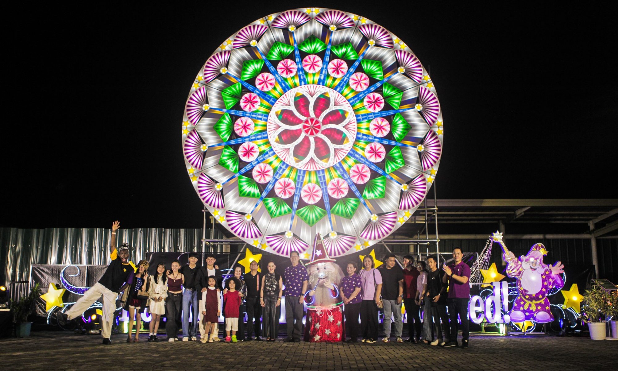 Enchanted Kingdom brings the biggest Parol in the country - The ...